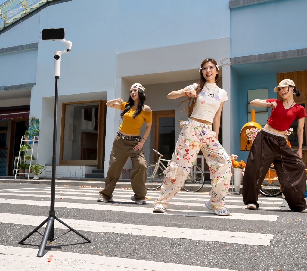 Serie Flow 2 Insta360 - Il tuo regista IA tascabile